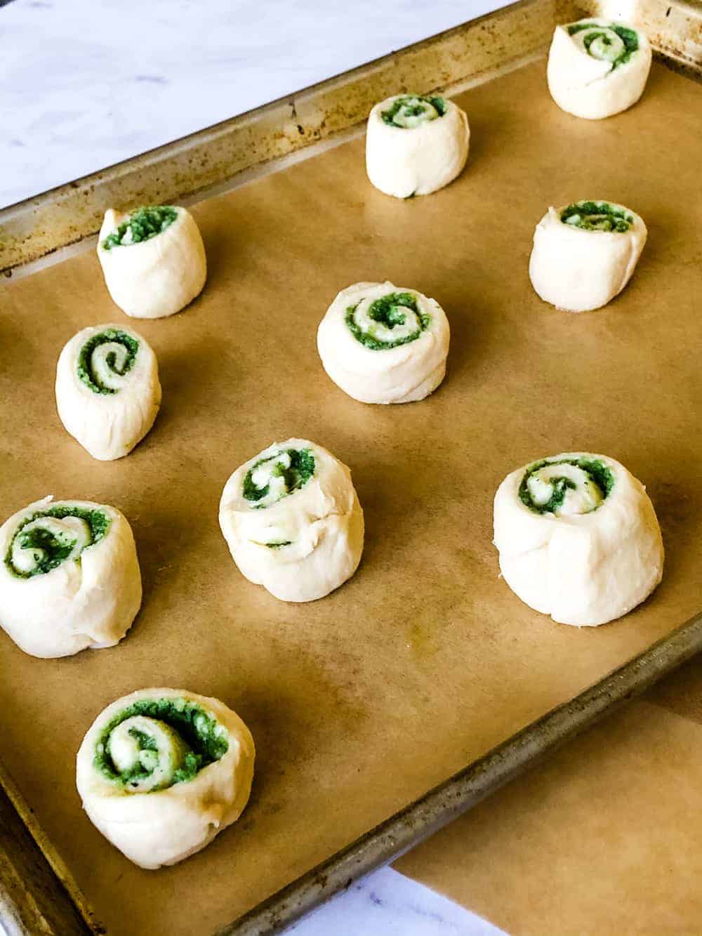 Easy Pesto Dinner Rolls with Canned Crescents - Veggie Fun Kitchen