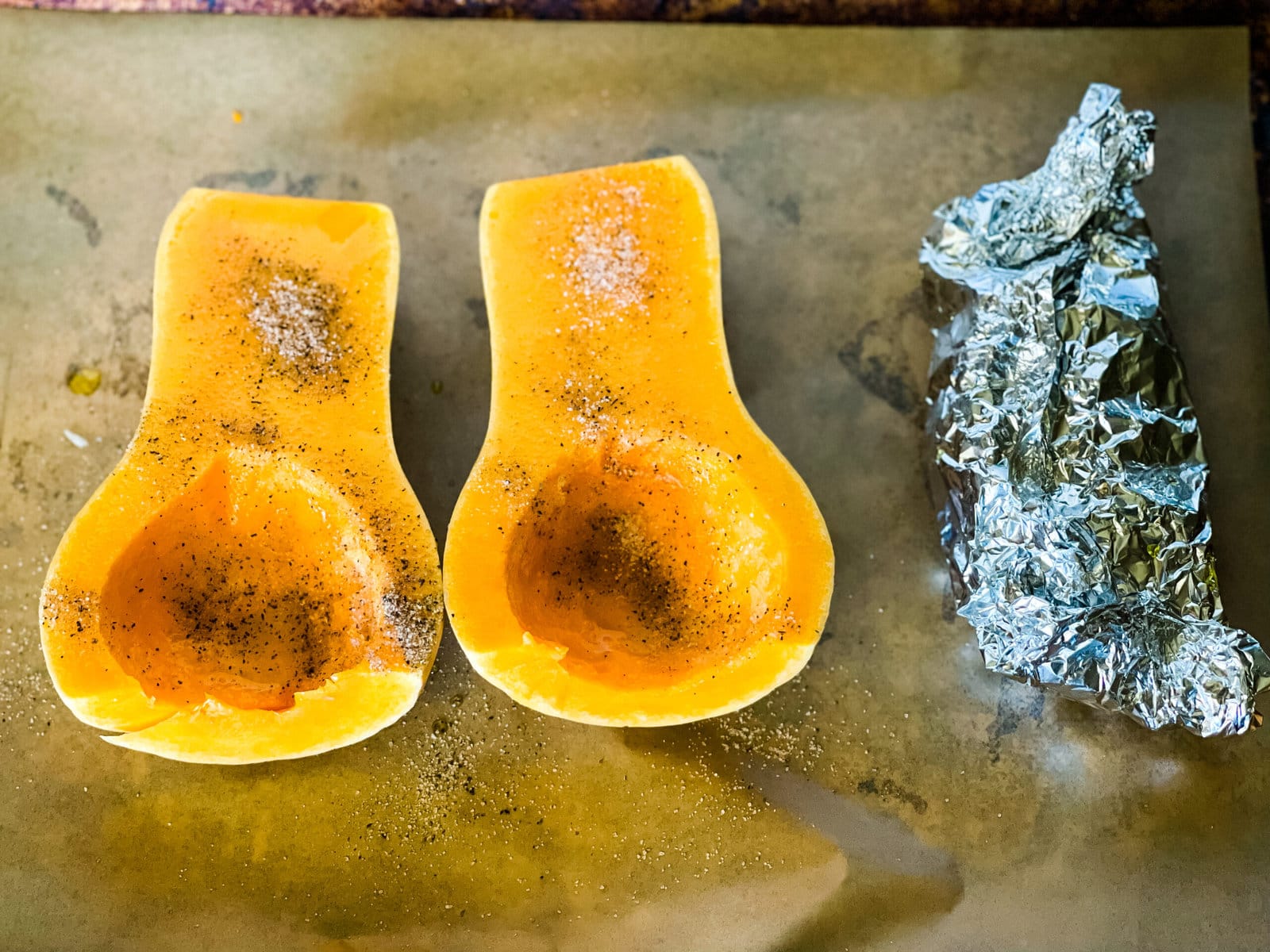 Creamy vegan Butternut Squash and Red Pepper Soup with Fresh Rosemary ...